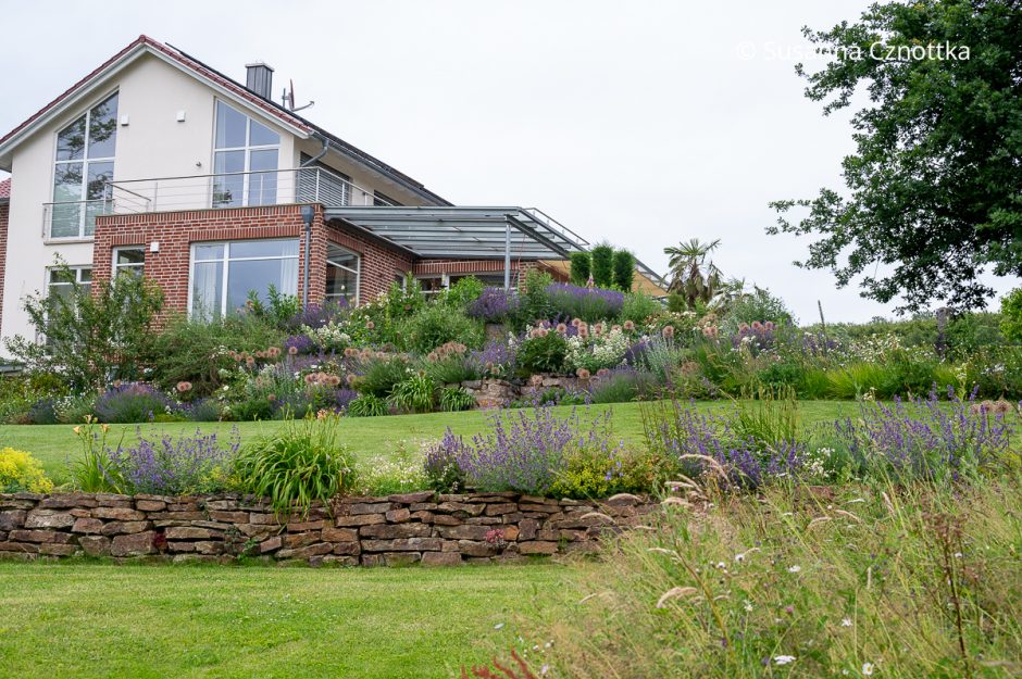 Der Homberggarten: ein vielseitig gestalteter Garten am Hang – Einfach ...